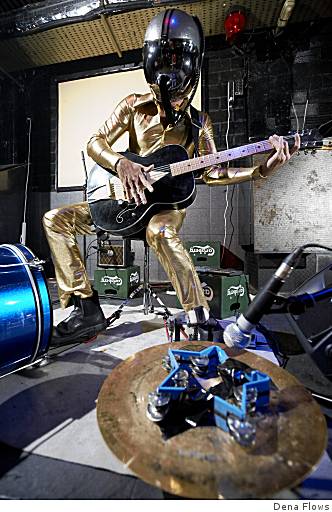 Don't miss: Bob Log III