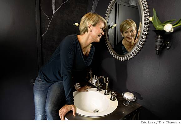 Putting the 'pow' in powder room