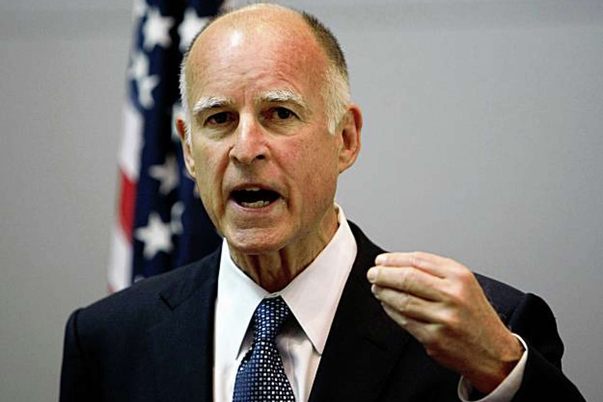 Jerry Brown back on top after scorning Dems