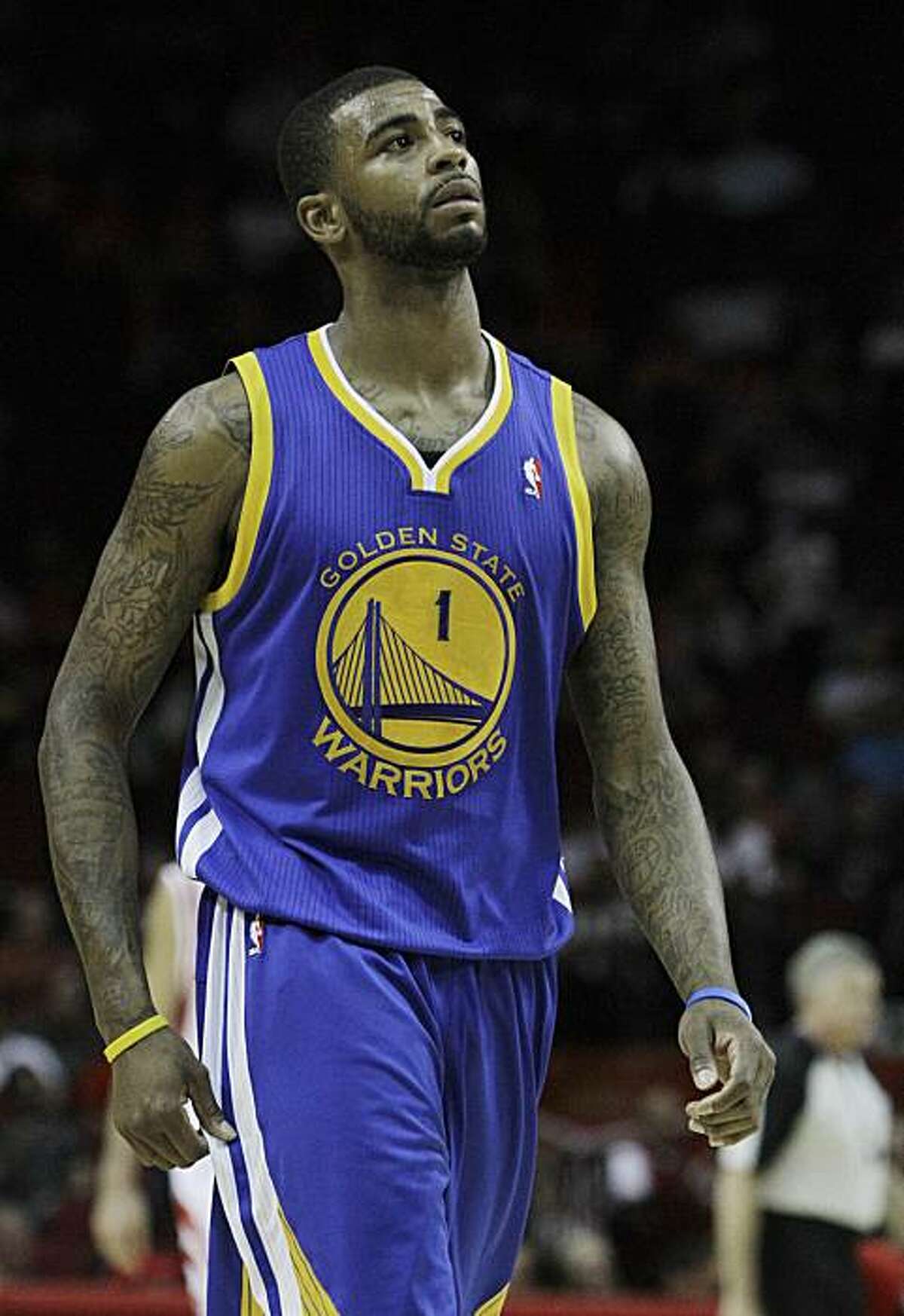 David Lee returns; Dorell Wright scores 30