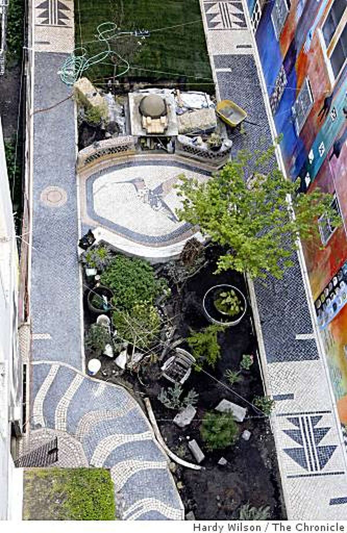 New Rigo 23 - from murals to mosaics