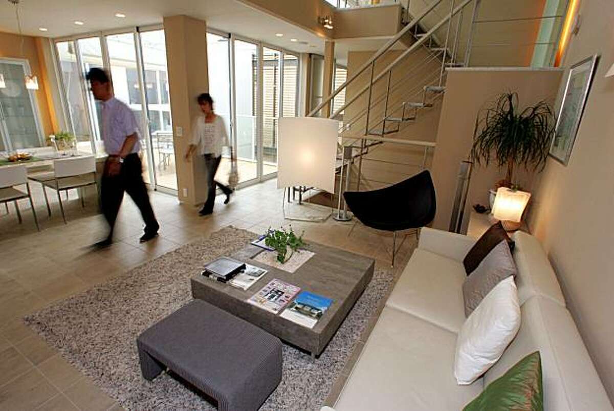 Toyota, Panasonic move into green-housing sector