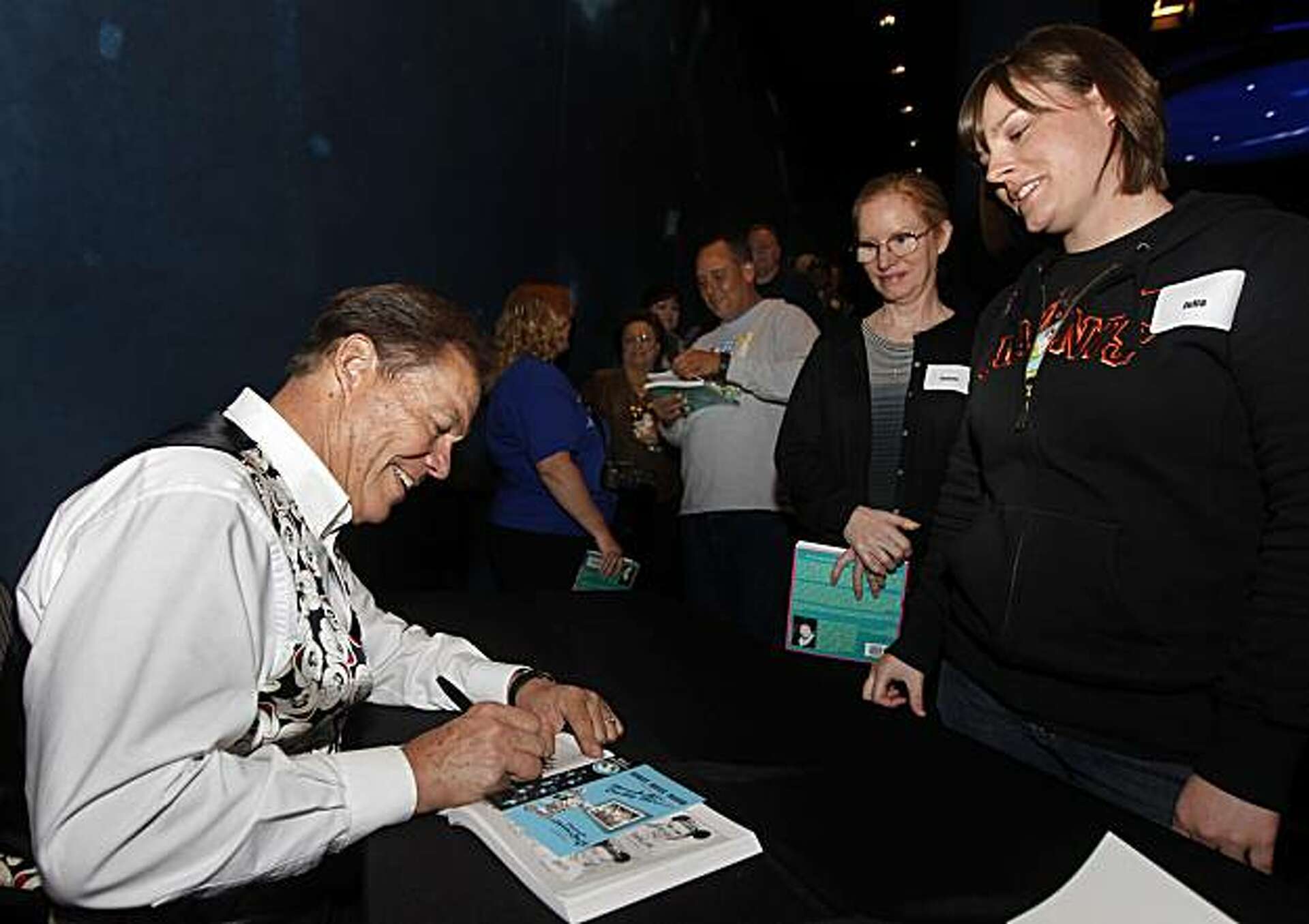 Mouseketeers reunite for M-I-C-K-E-Y M-O-U-S-E