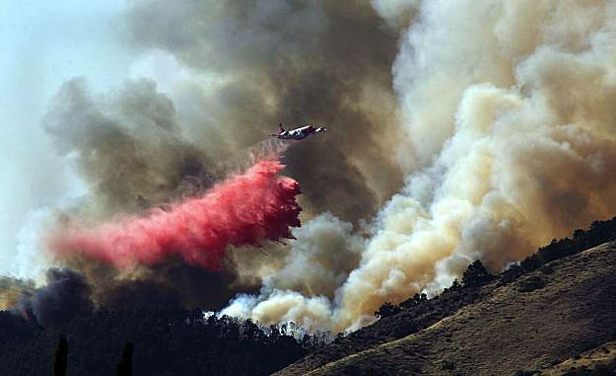 Kern County wildfire burns hundreds of acres