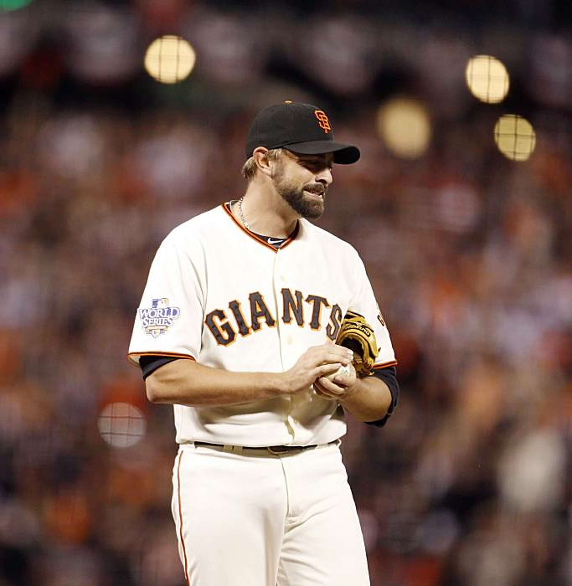 SF Giants come out swinging against Rangers' Lee