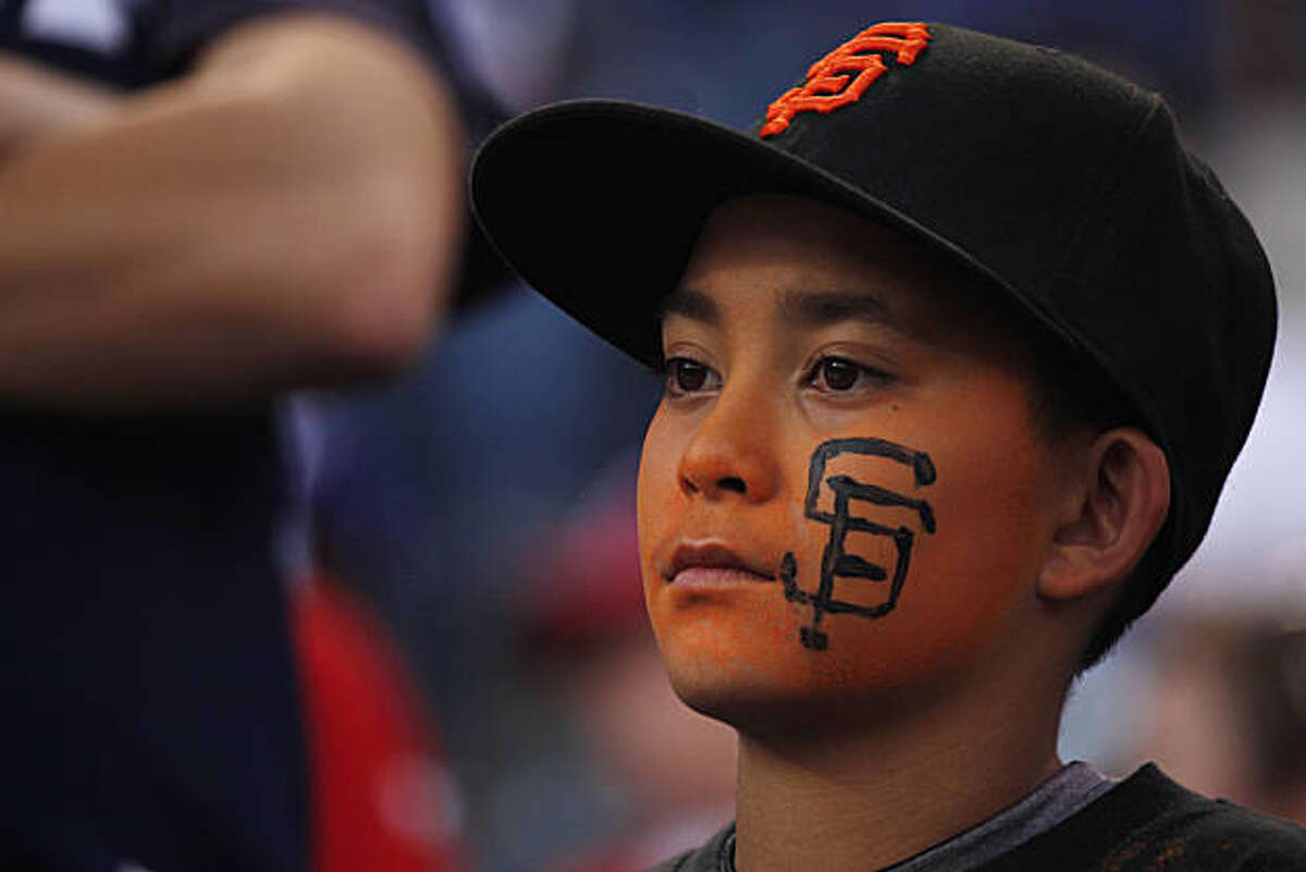 Madison Bumgarner pitches SF Giants to brink