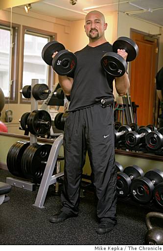 Powerlifter makes light work of gravity