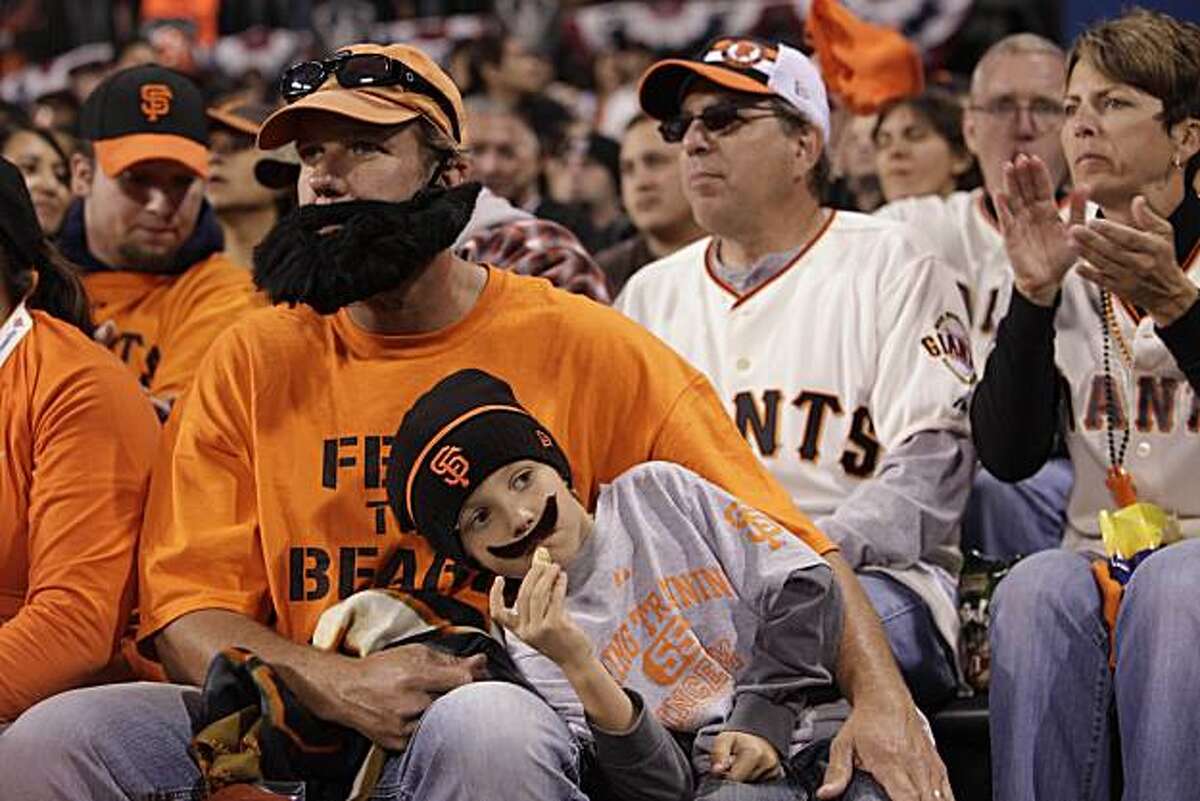 Tim Lincecum gives Giants Game 1