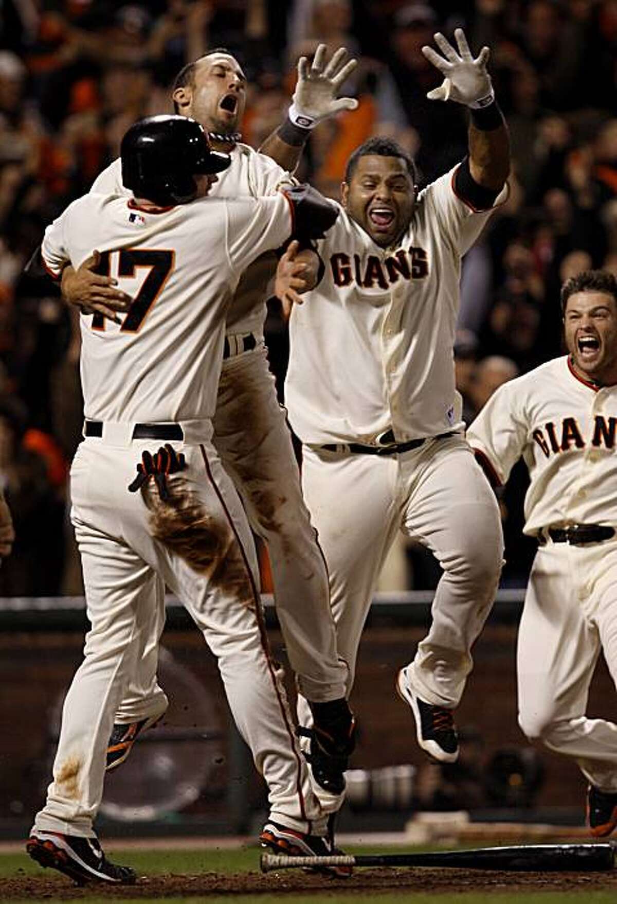 Giants: World Series 1 win away after Game 4 win