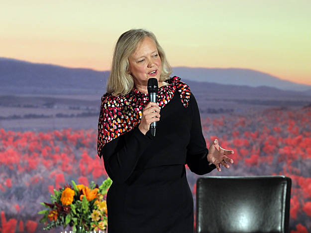 Brown grabs lead over Whitman, poll shows