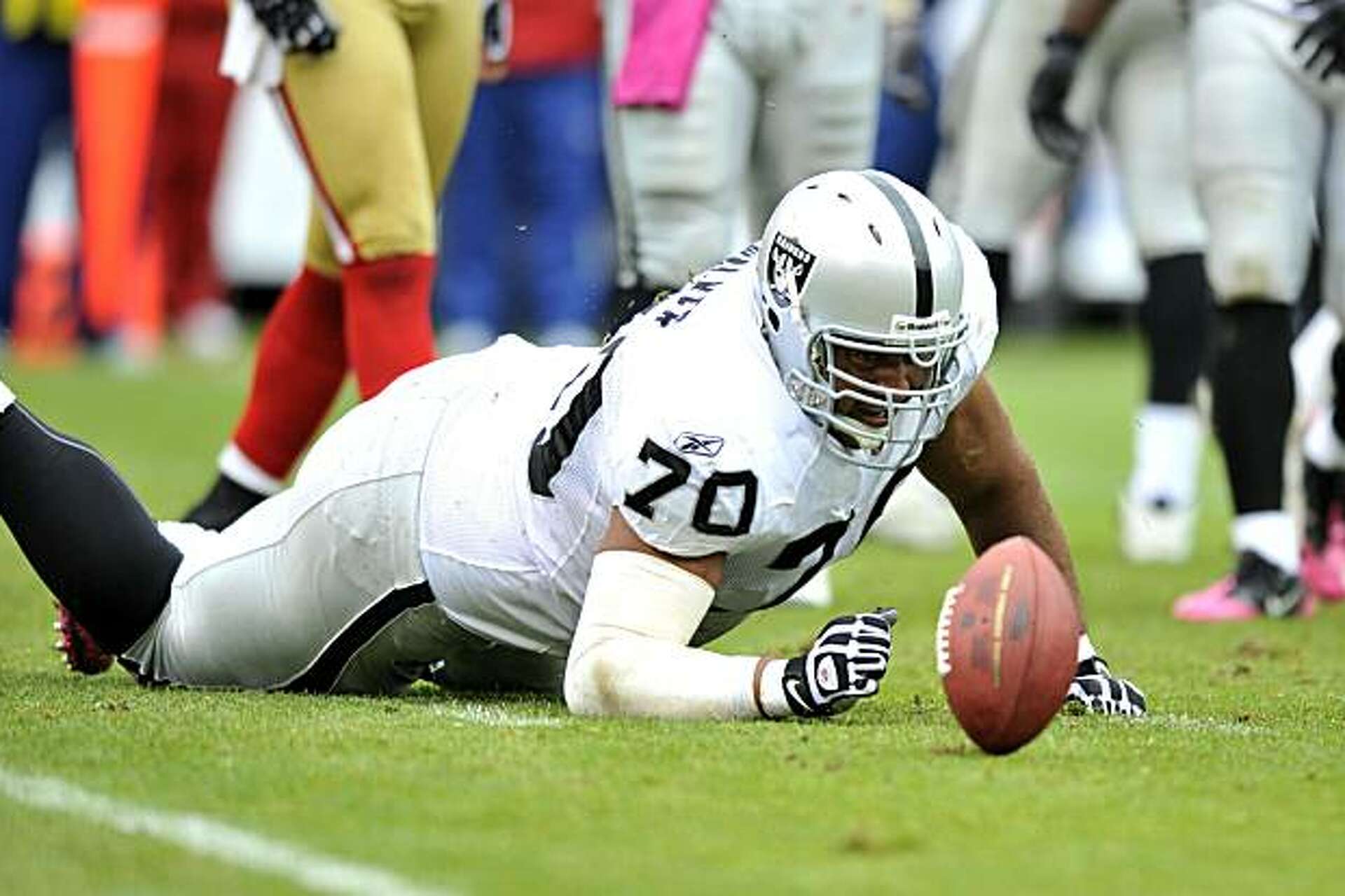 Raiders: Head injury keeps Langston Walker off field