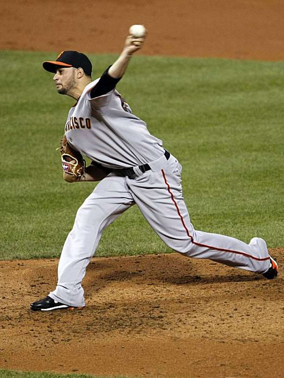 Philadelphia Phillies even series with Giants