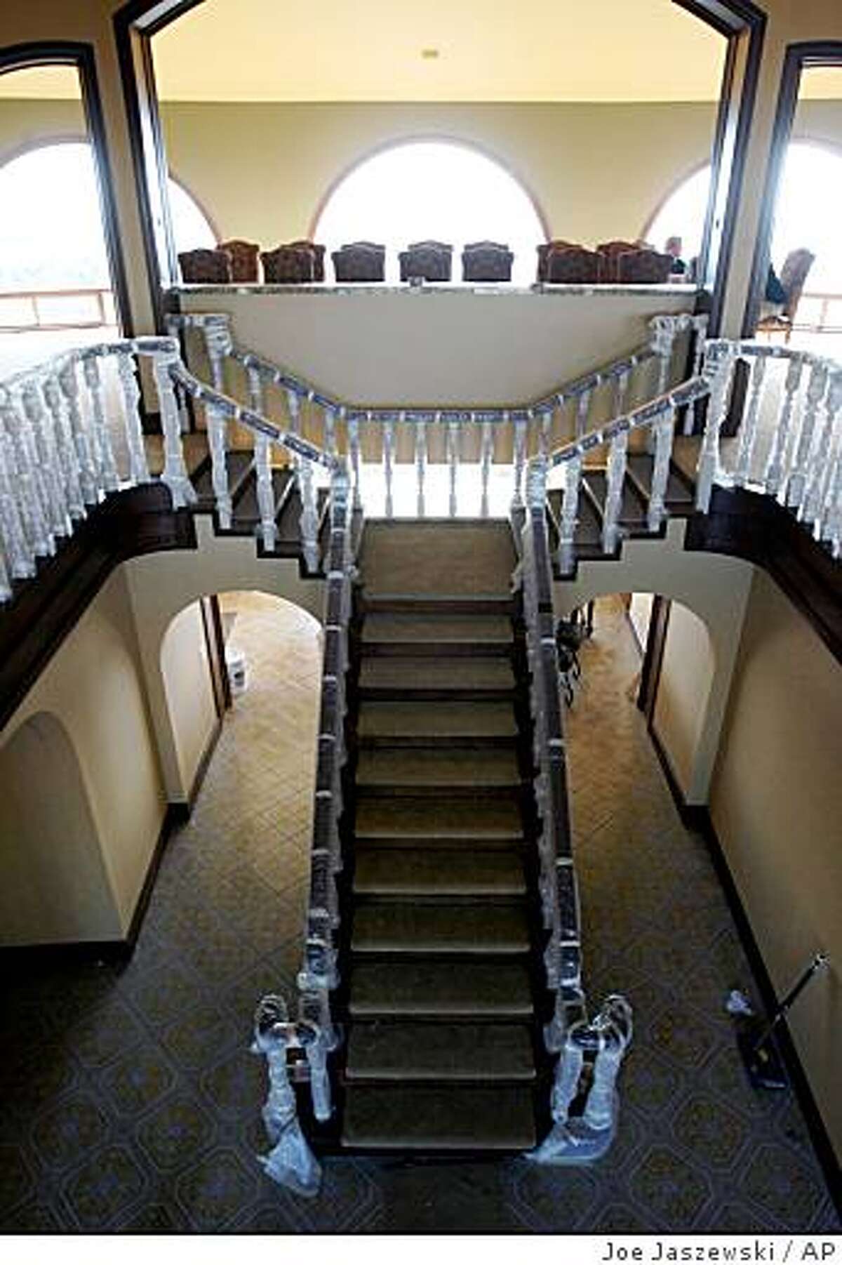 Idaho governor's mansion renovated but empty