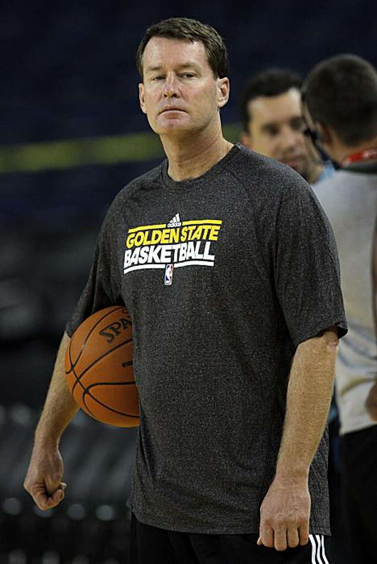 Warriors: 1-2-3-4-5 assistants working overtime