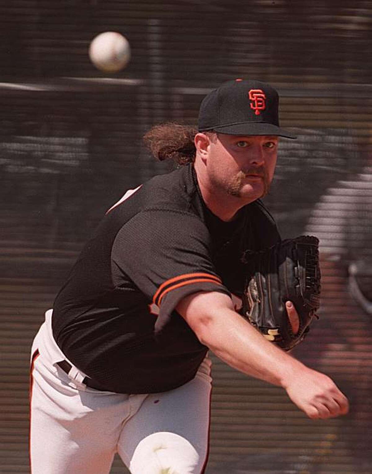 Giants' Wilson hopes hitters fear the beard