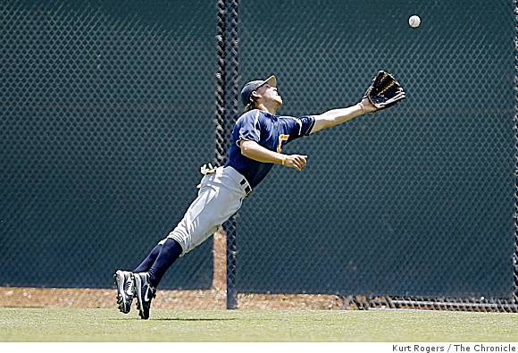 Giants draft high school pitcher