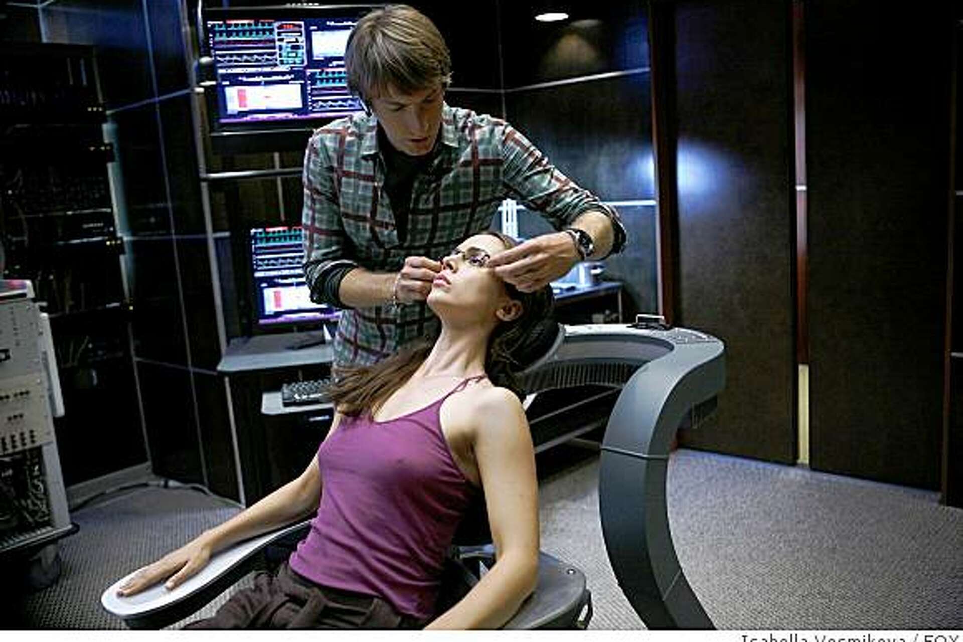 TV review: 'Dollhouse' is a big disappointment