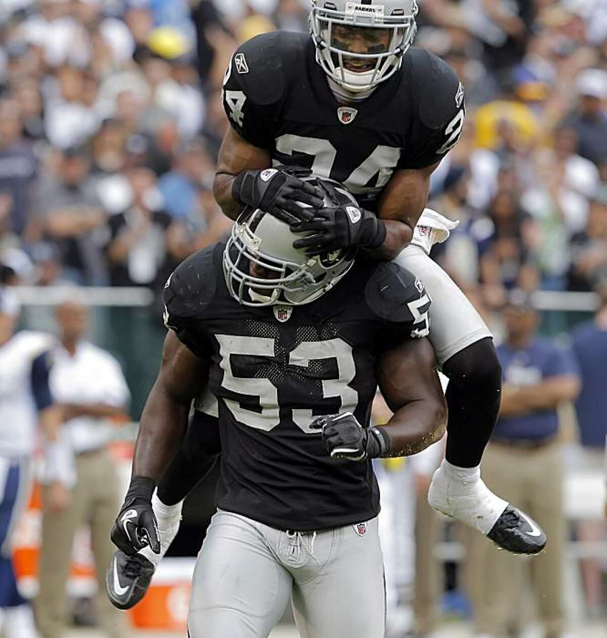 Raiders beat: Veldheer joins tackle rotation