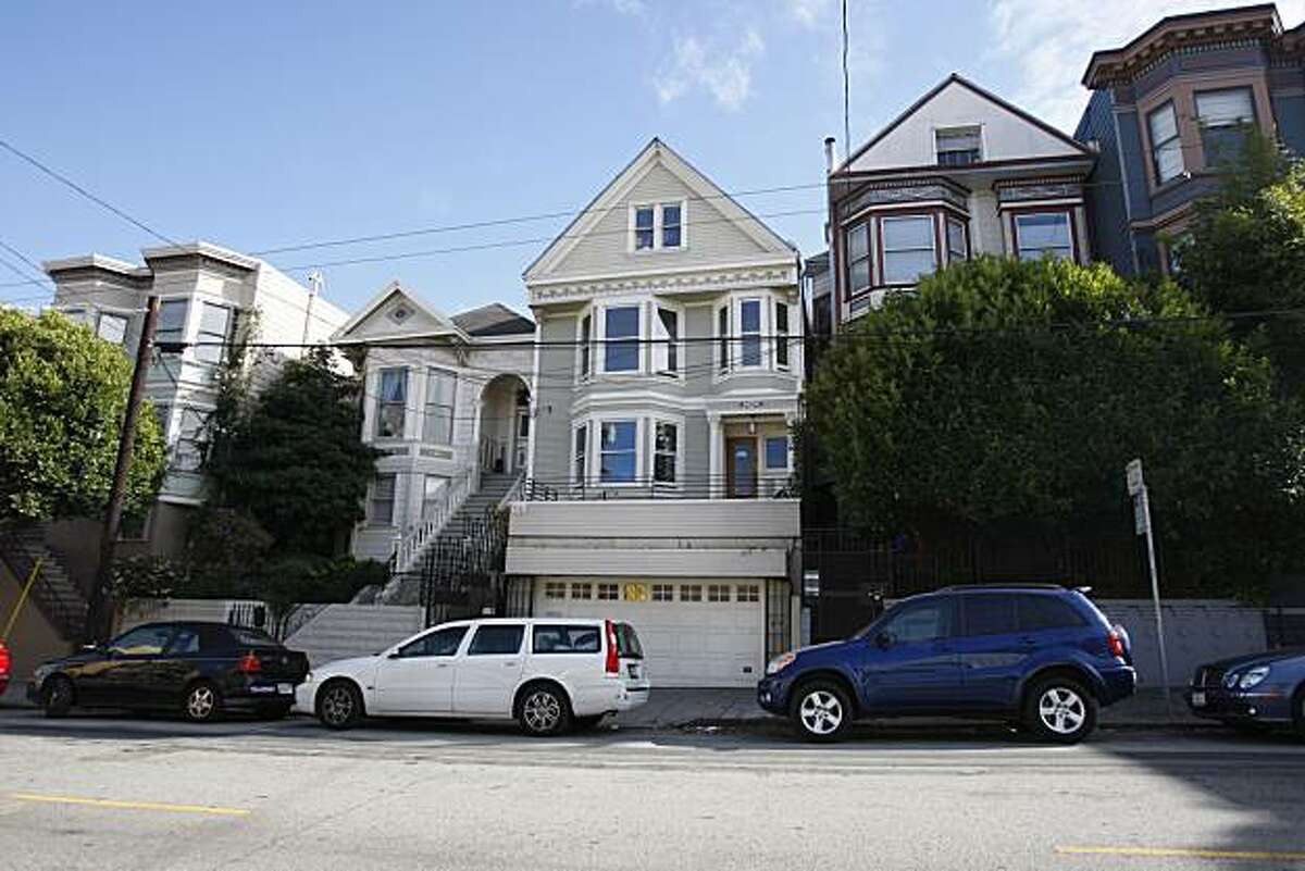 Parisian finds S.F.'s much sung of blue house