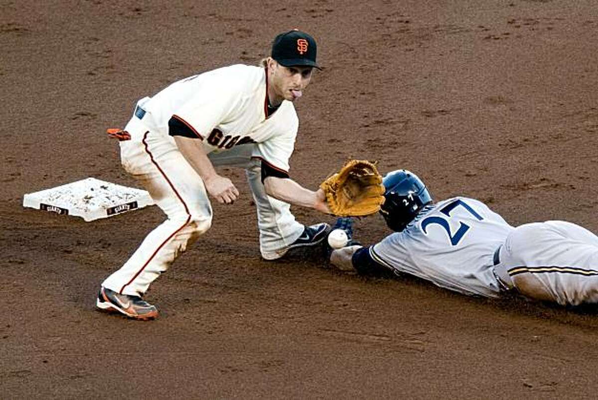 Giants lose to Brewers again, fall back to 2nd