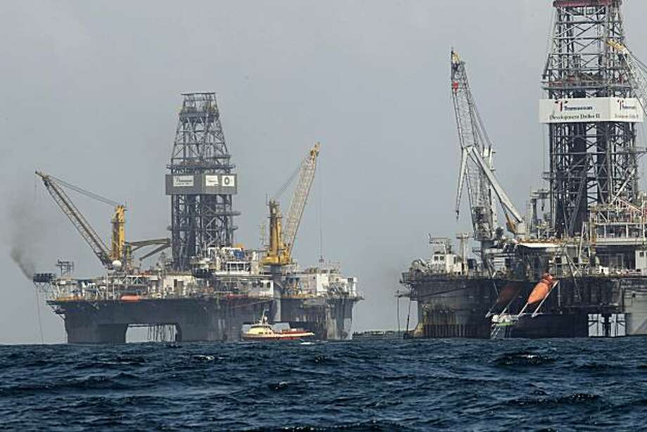 Feds crack down on idle gulf oil wells - SFGate
