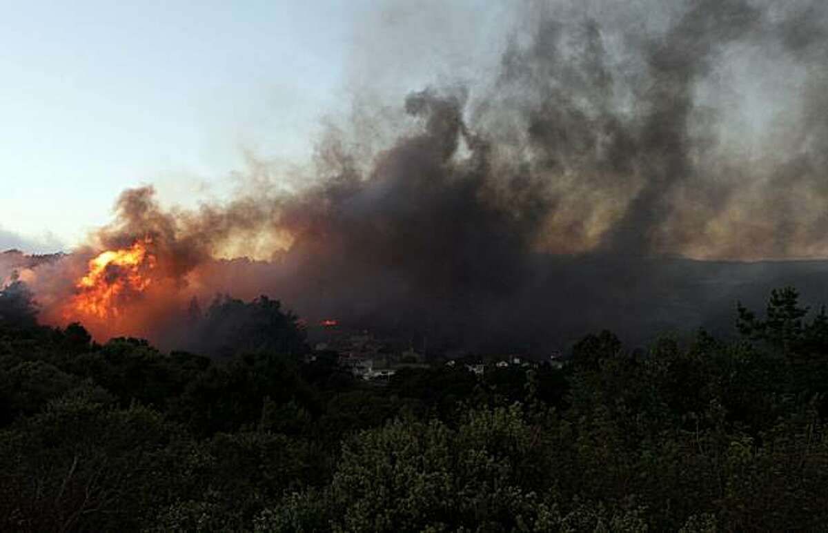 San Bruno fire levels neighborhood - gas explosion