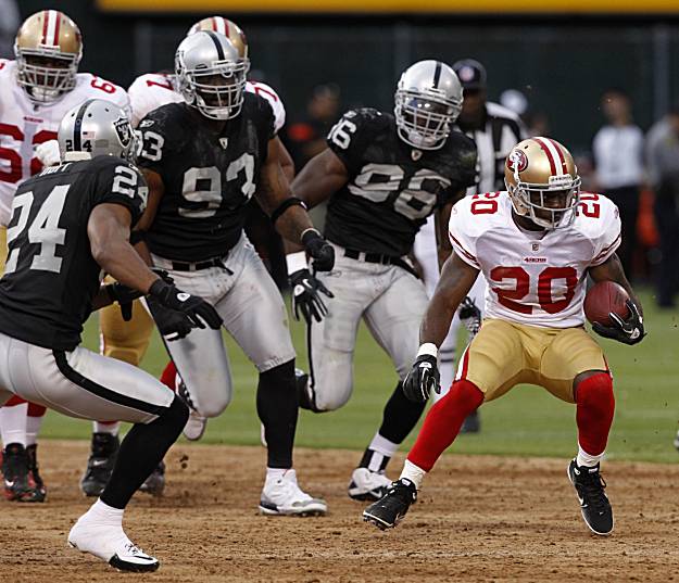 Raiders QB Jason Campbell goes down early