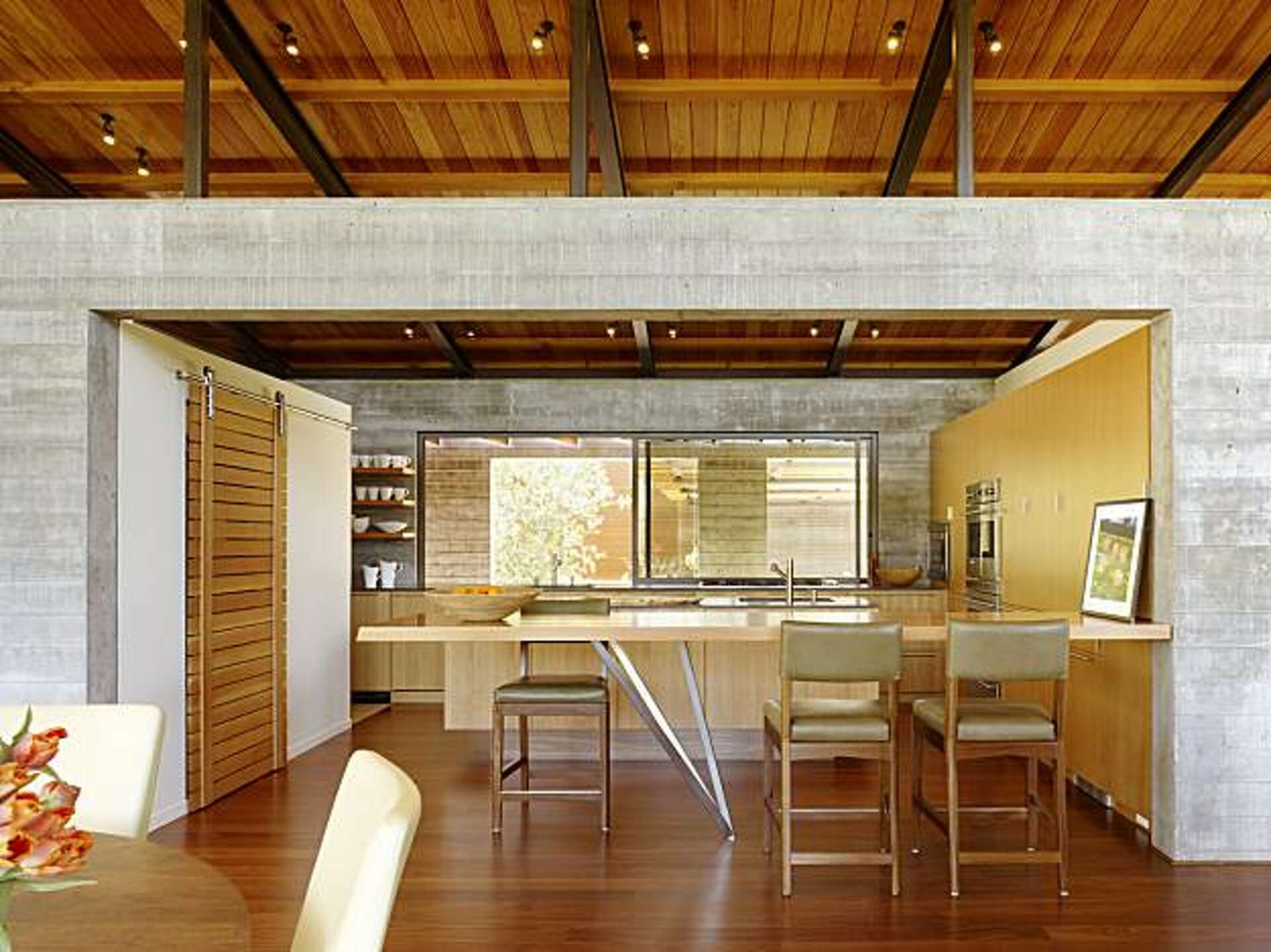 Dramatic Alexander Valley retreat