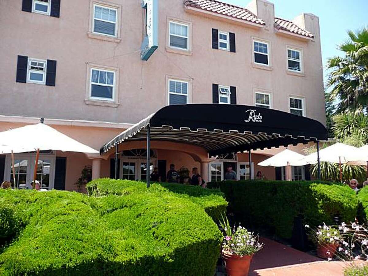 Ryde Hotel, Walnut Grove: Sacramento River getaway