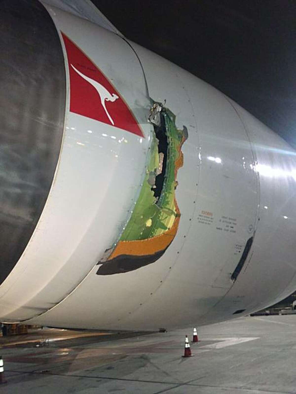747 makes it back to SFO after engine fails