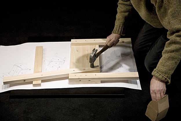 Kit lets you make, customize your own Sedia chair