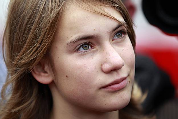 Laura Dekker begins record attempt in secrecy