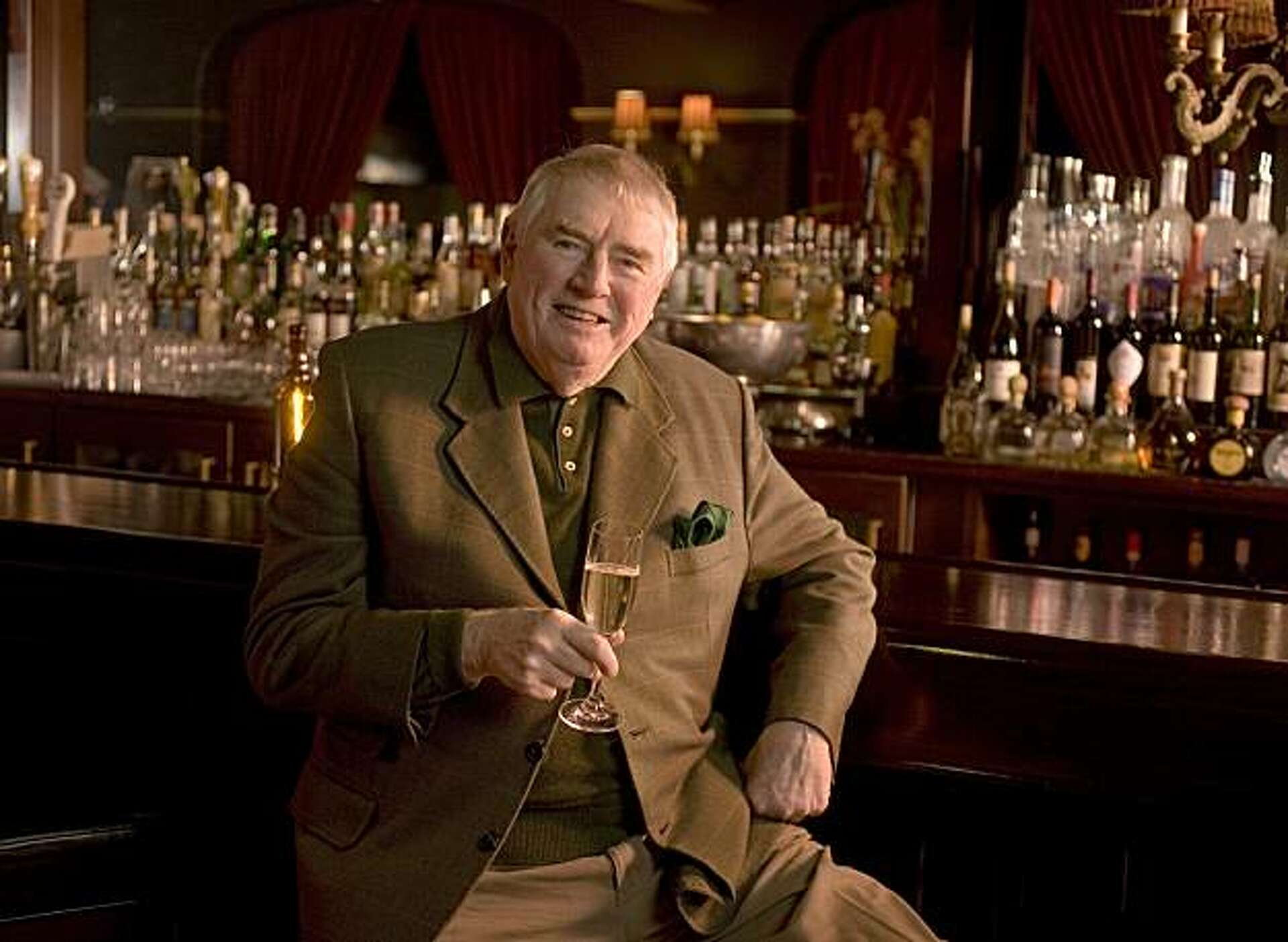 Ed Moose dies - S.F. restaurateur, barkeep