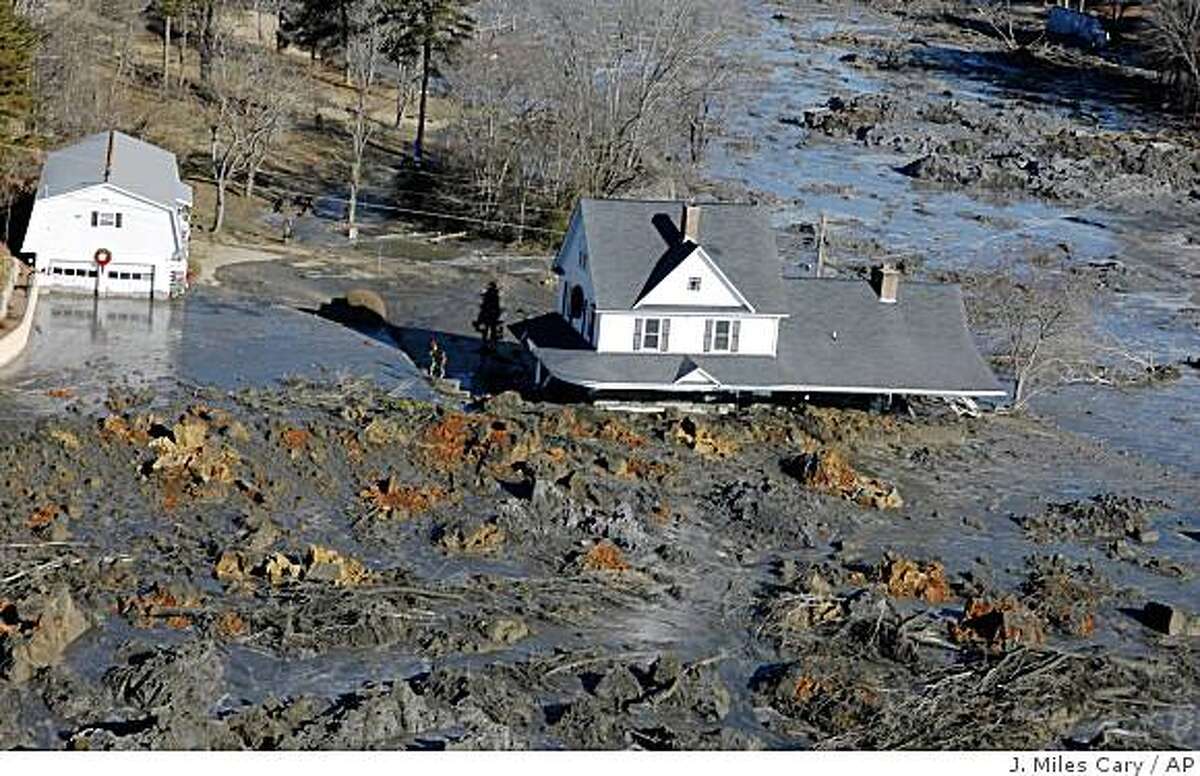 TVA dam breaks - 12 homes damaged