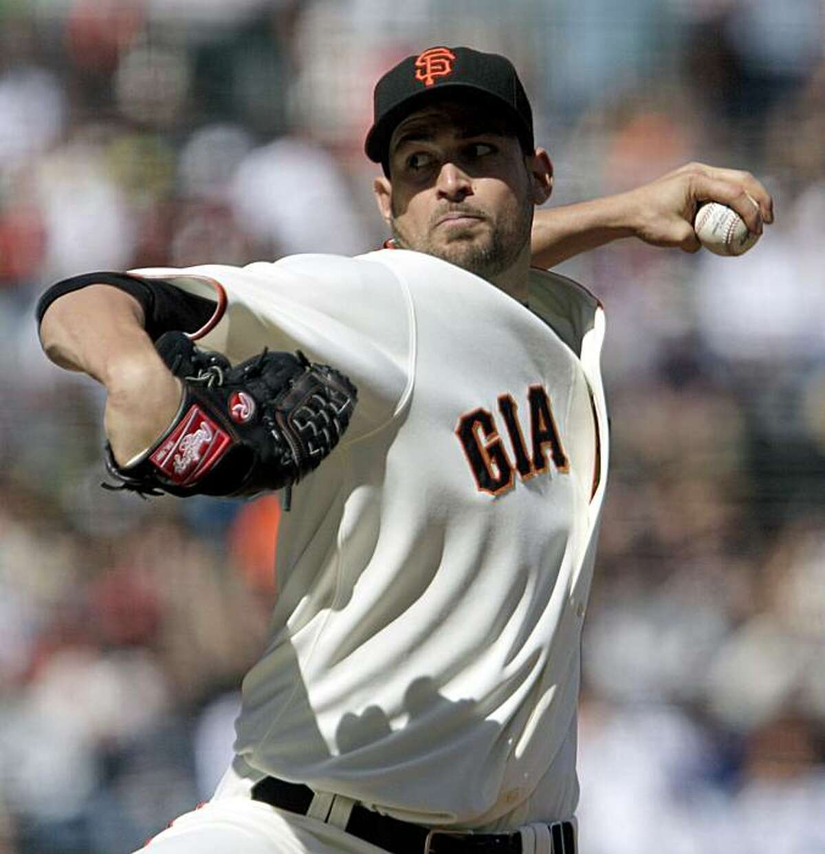 Torres single lifts Giants past Marlins in 10