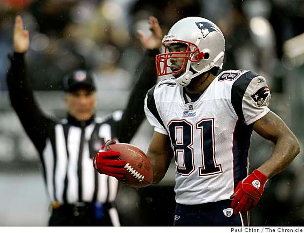 Raiders blown out by Patriots