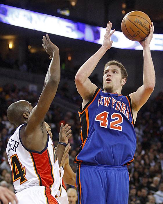 Warriors' Lee dislocates finger