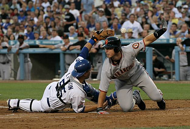 Giants bounce back, beat L.A.