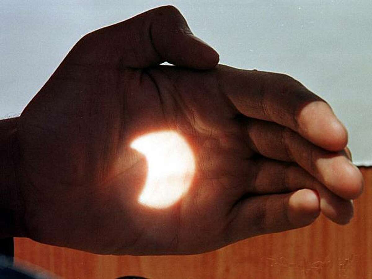 Couple crosses the world chasing solar eclipses