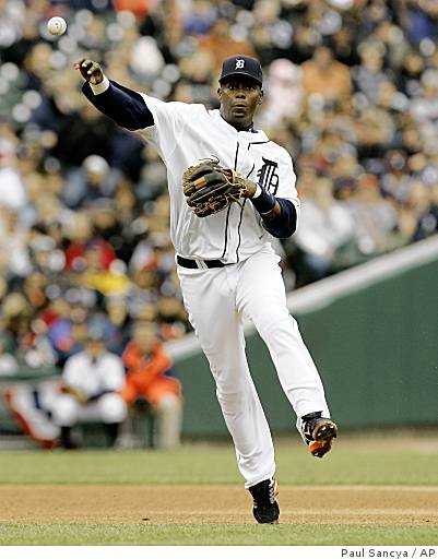 Giants sign Renteria