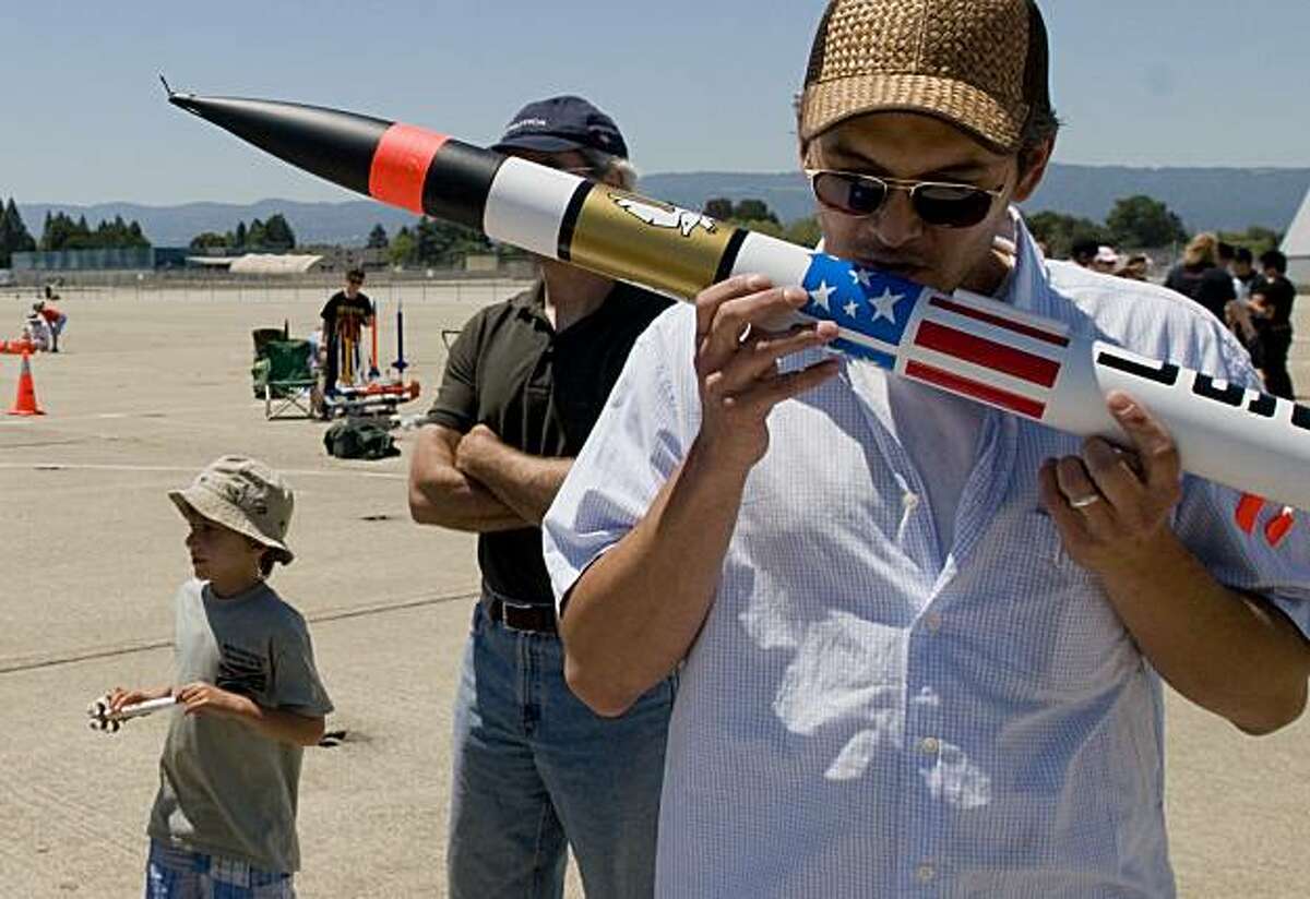 Hobbyists, families still enjoy model rockets