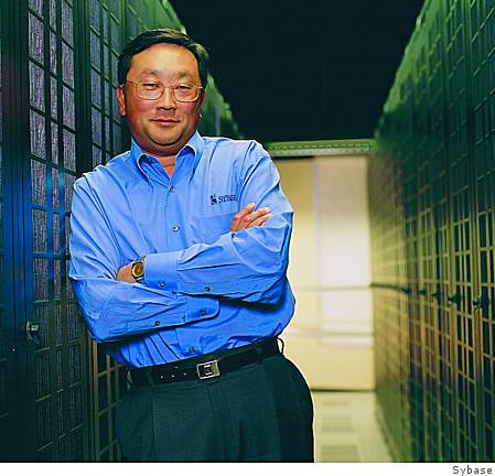 Sybase CEO sees mobile commerce as future