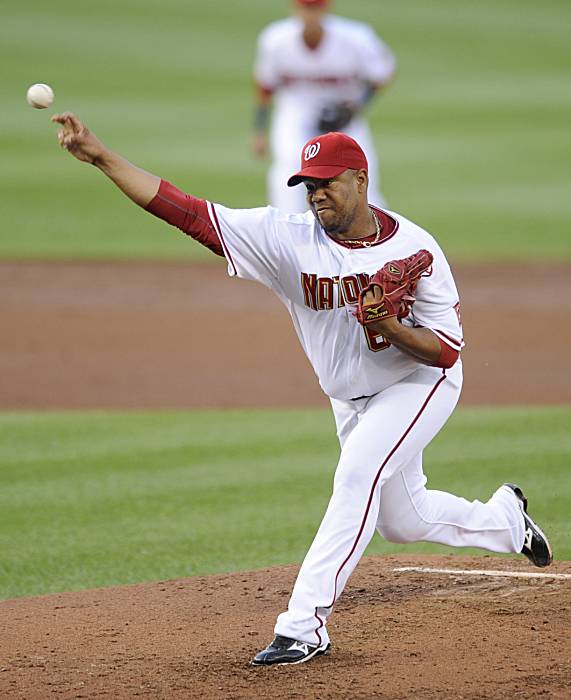 Hernandez pitches Nationals past Royals
