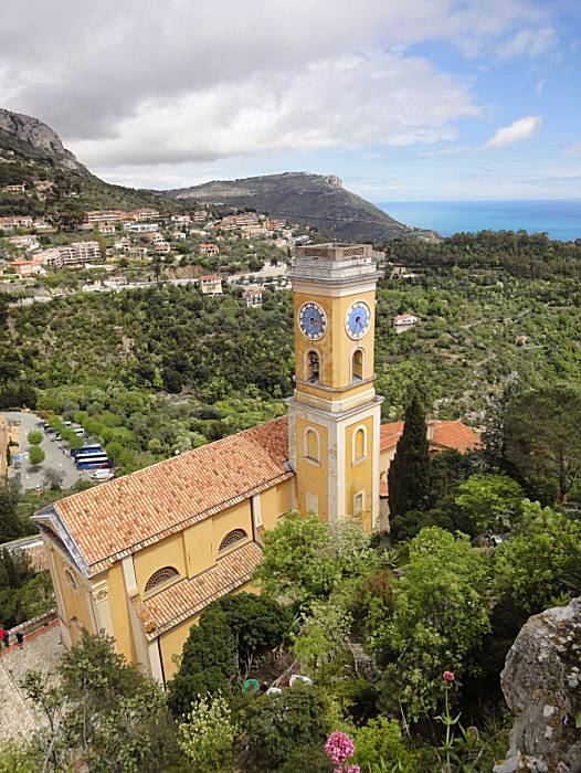 Hillside towns offer different view of Riviera