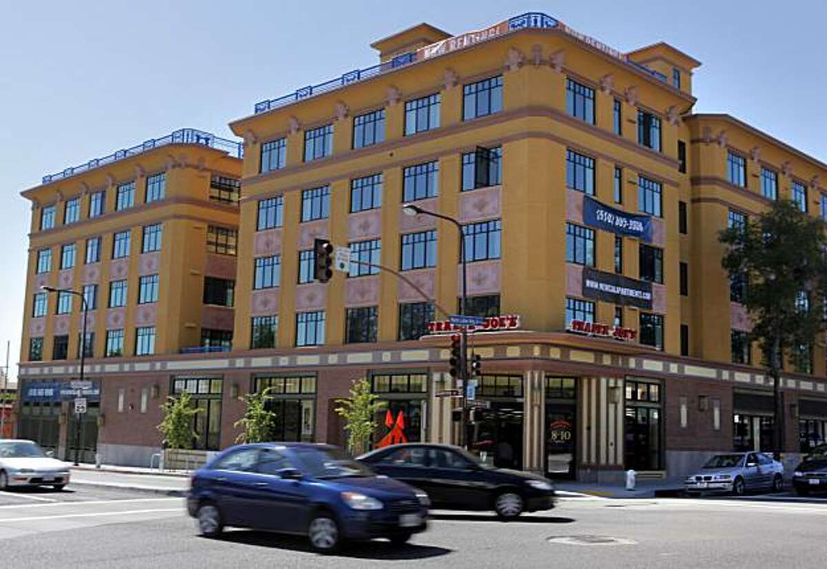 Complex houses Berkeley's first Trader Joe's