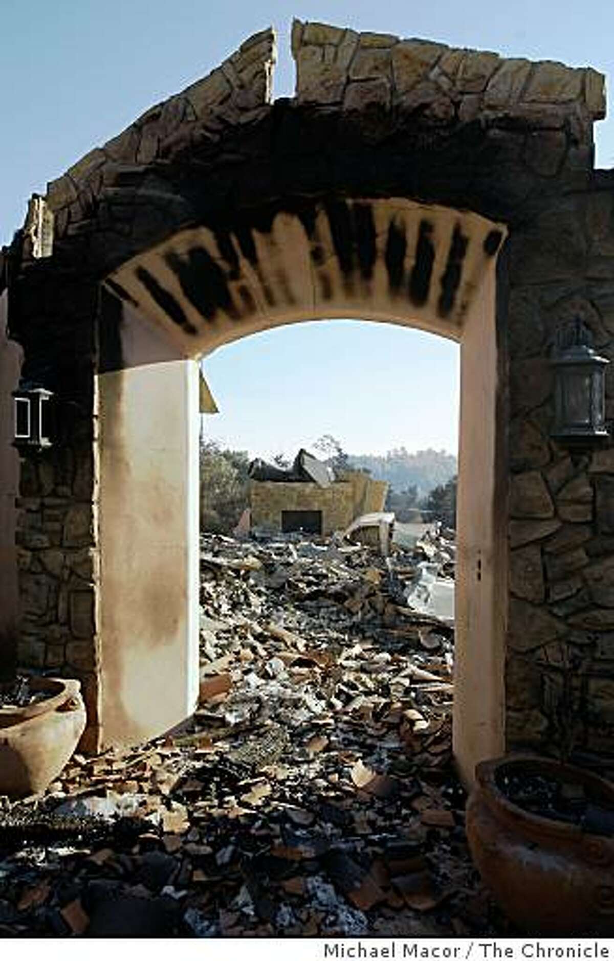 Tea Fire rages from Montecito to Santa Barbara