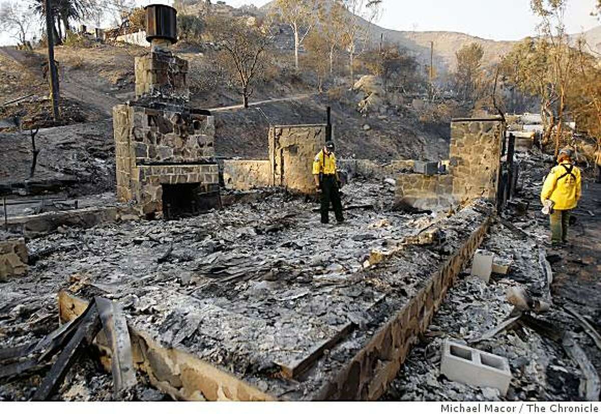 Tea Fire rages from Montecito to Santa Barbara