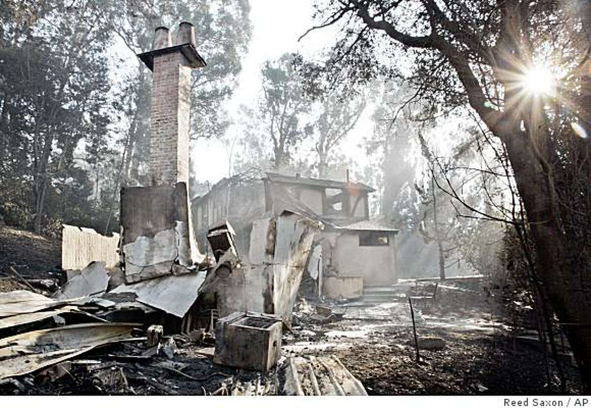 Tea Fire rages from Montecito to Santa Barbara