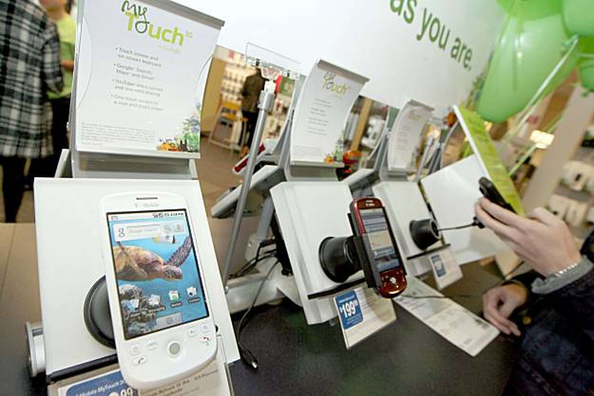 Supes back posting of cell phone emission levels