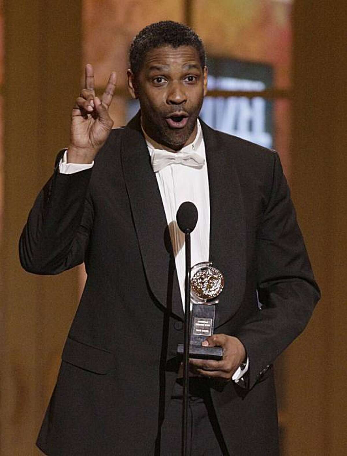 Tonys name 'Red' top drama, 'Memphis' musical